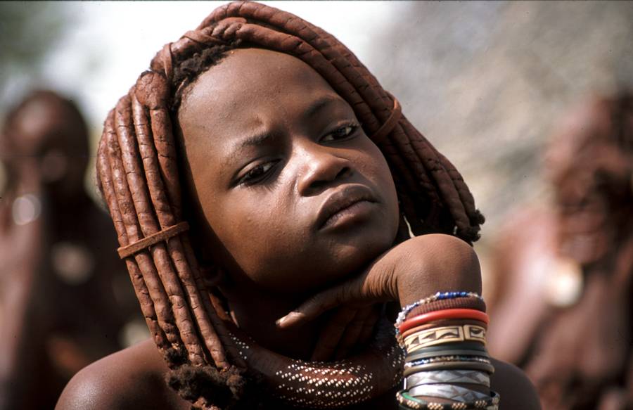 EPUPA, LA CASA DE LA ‘TRIBU DE BARRO’ – del diario EL MUNDO, por JAVIER ...