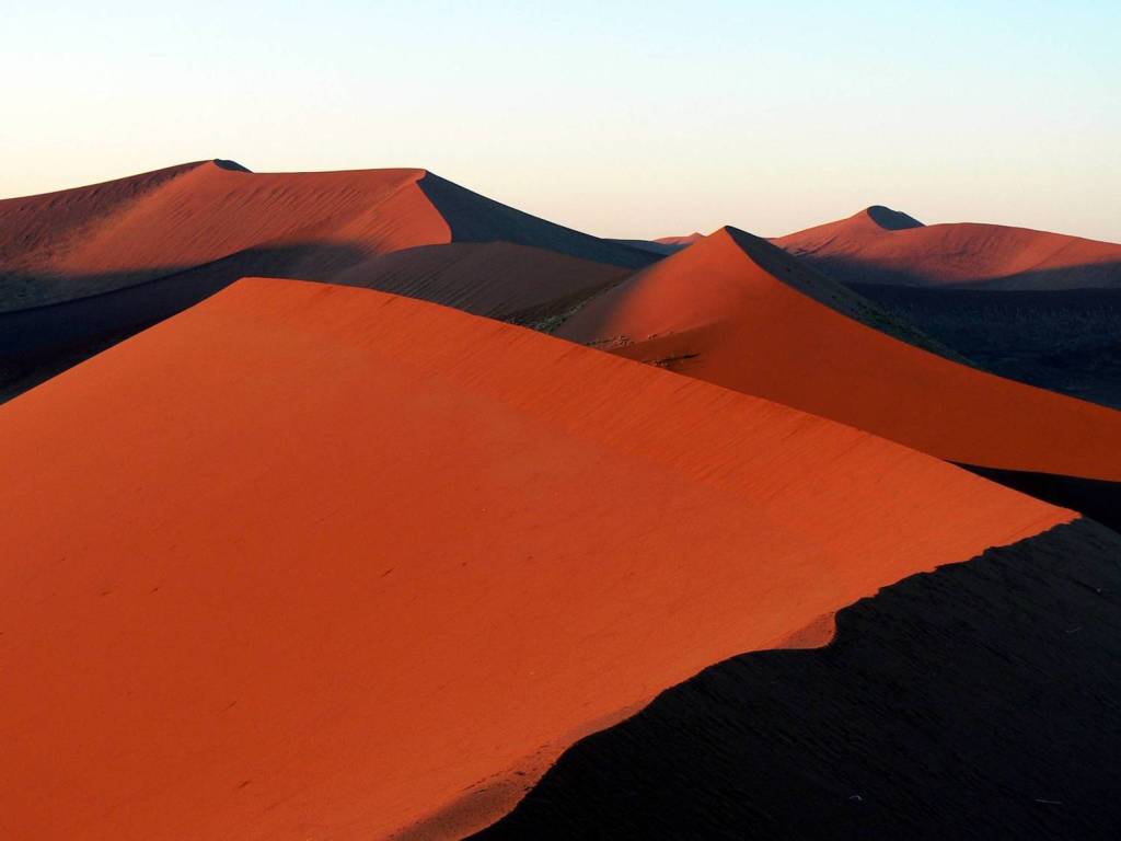 EPUPA, LA CASA DE LA ‘TRIBU DE BARRO’ – del diario EL MUNDO, por JAVIER ...